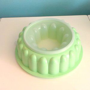 Tupperware | Kitchen | Nwot Tupperware Lollitups Freezable Forms | Poshmark